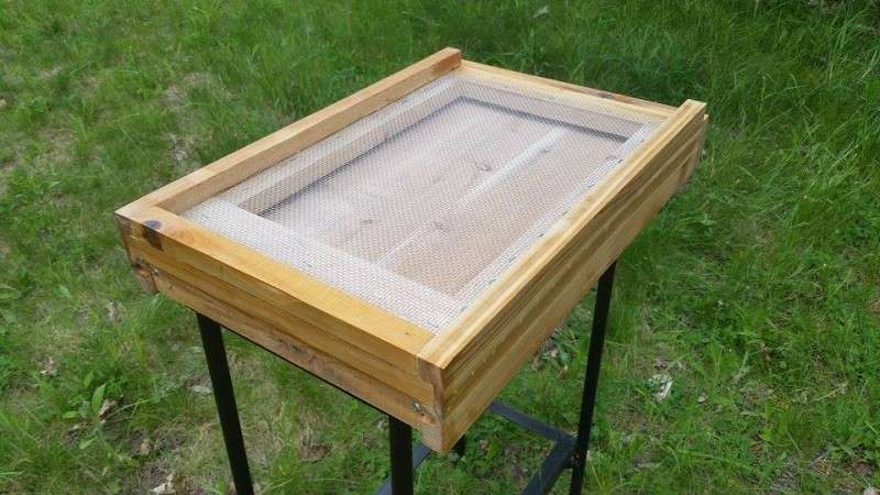 Screened Bottom Board Plan - Sweet Mountain Farm